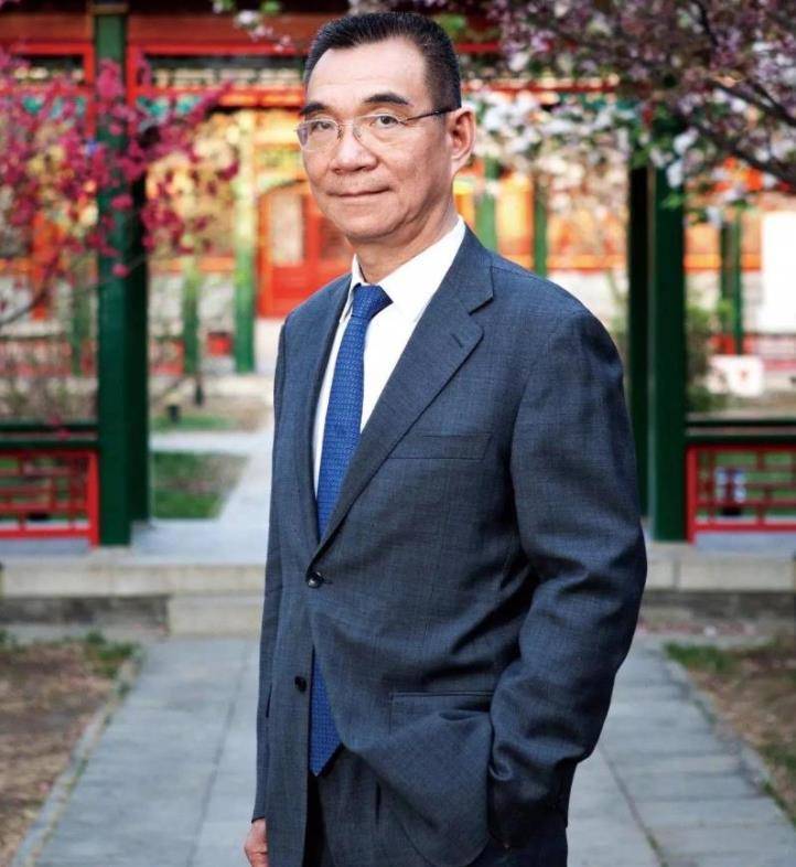 In 1979, a company commander in Taiwan risked his death to swim for 3 ...