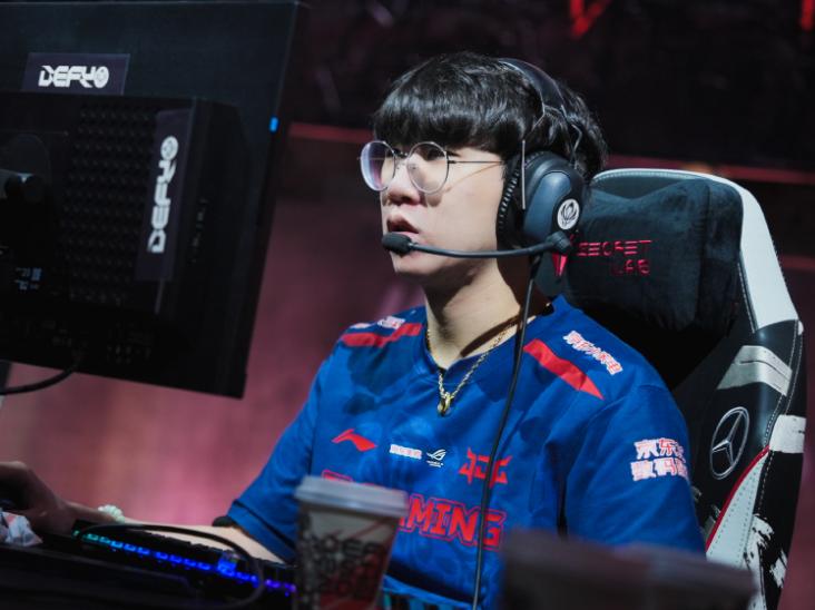 LPL內戰，尺帝打出身價得到UZI肯定，各項數據碾壓EIK - 頭條匯