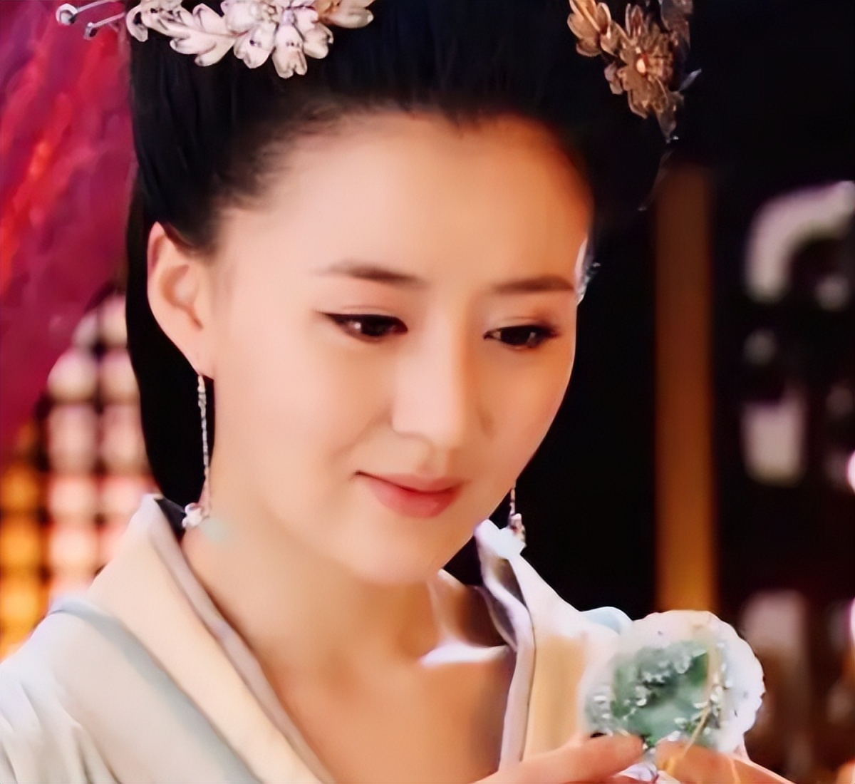 Technology and ruthless work in the entertainment industry, beautiful ...