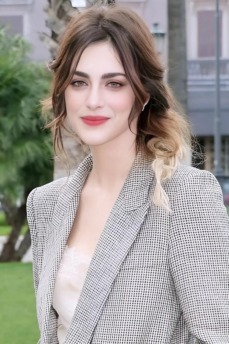 Miriam Leone, the face of prosperity - iNEWS