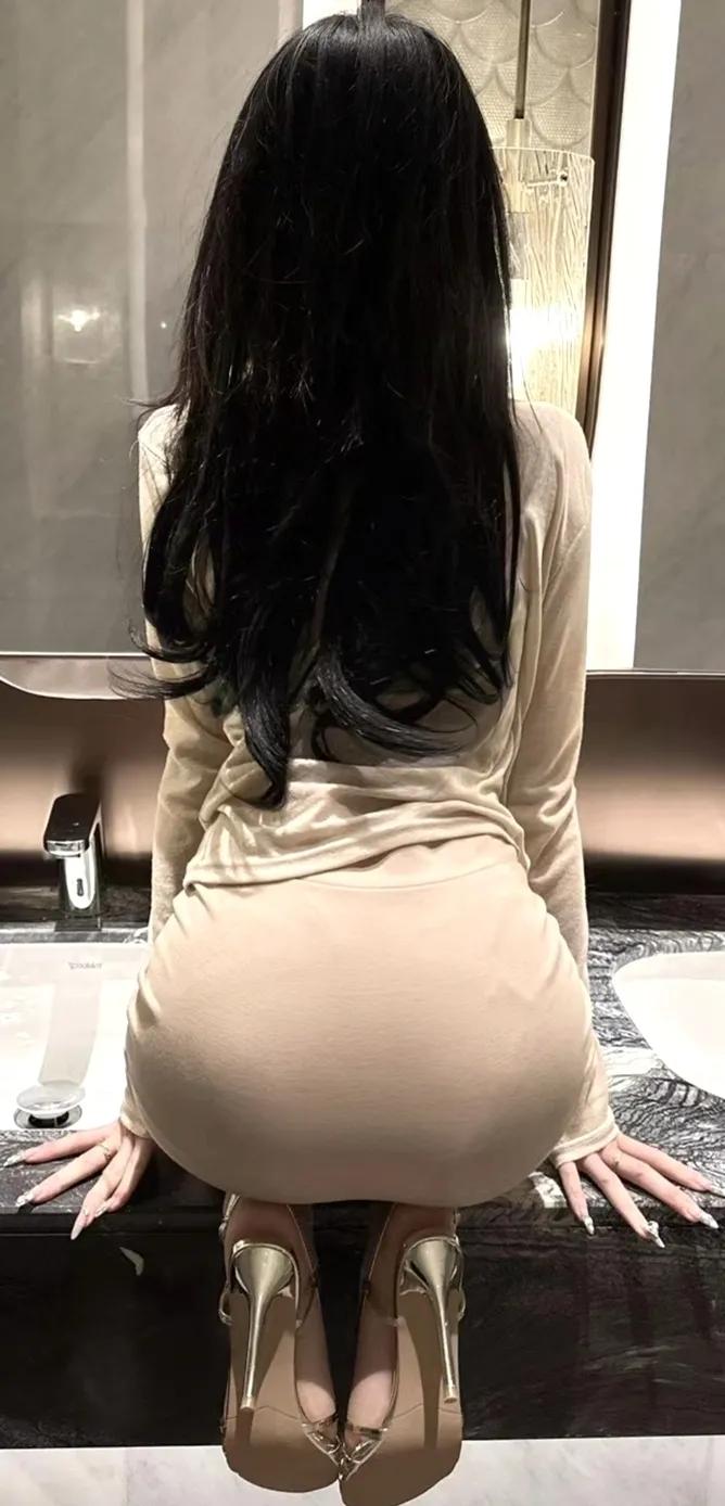 beautiful back - iNEWS