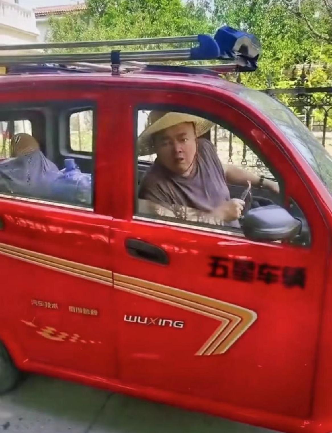 Tong Dawei posted vegetables for dinner, Ni Ping played the role of ...