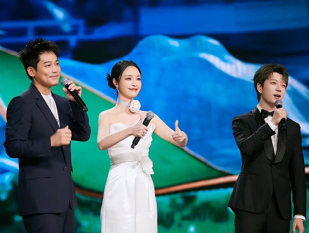 Fantasy linkage!Li Shaminzi is on the same stage with Su Xing and Wang ...