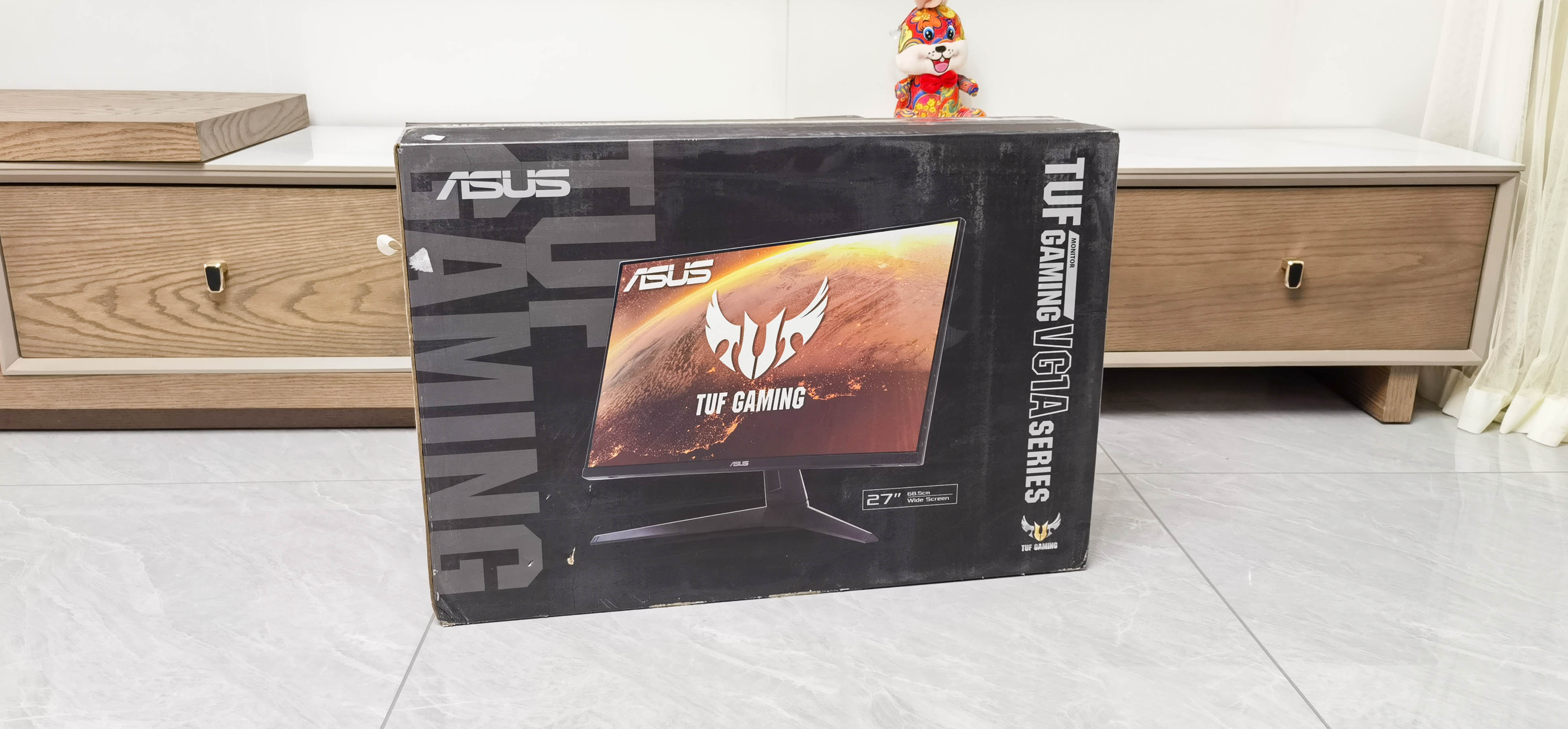 Started with the old ASUS Gaming King Kong Plus, the game effect is ...