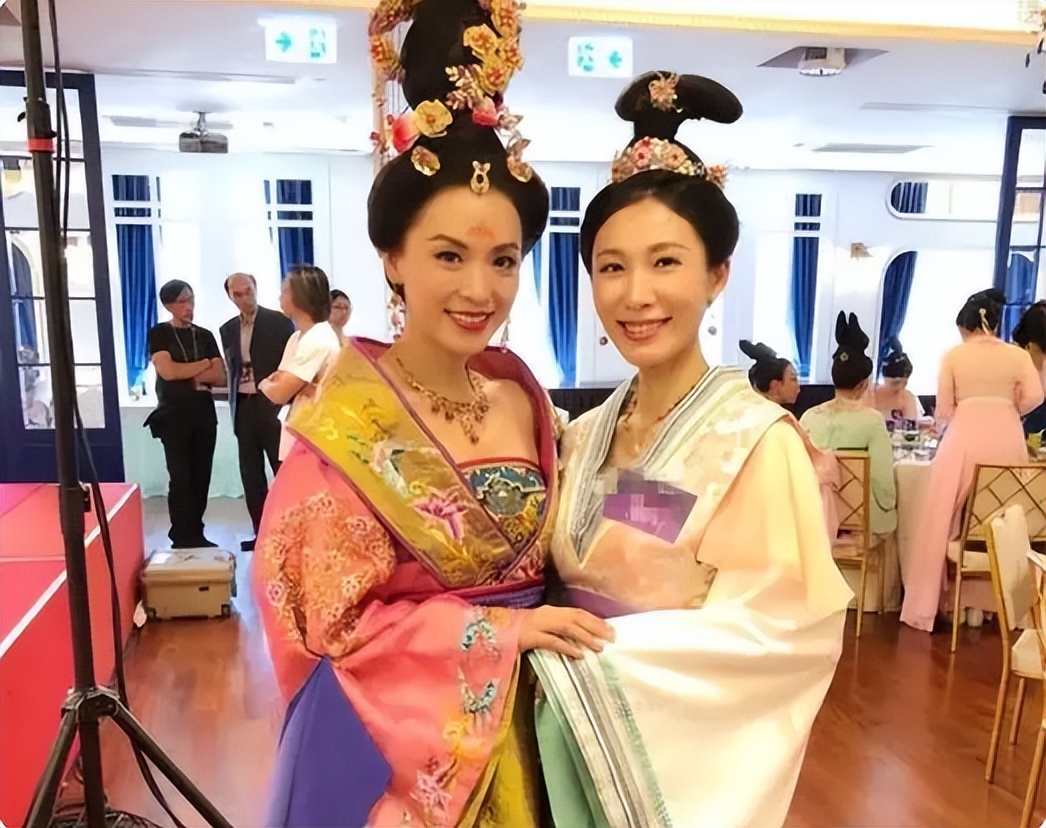 The 61-year-old Zeng Wenhao is blessed with a son. The 25-year-old ...