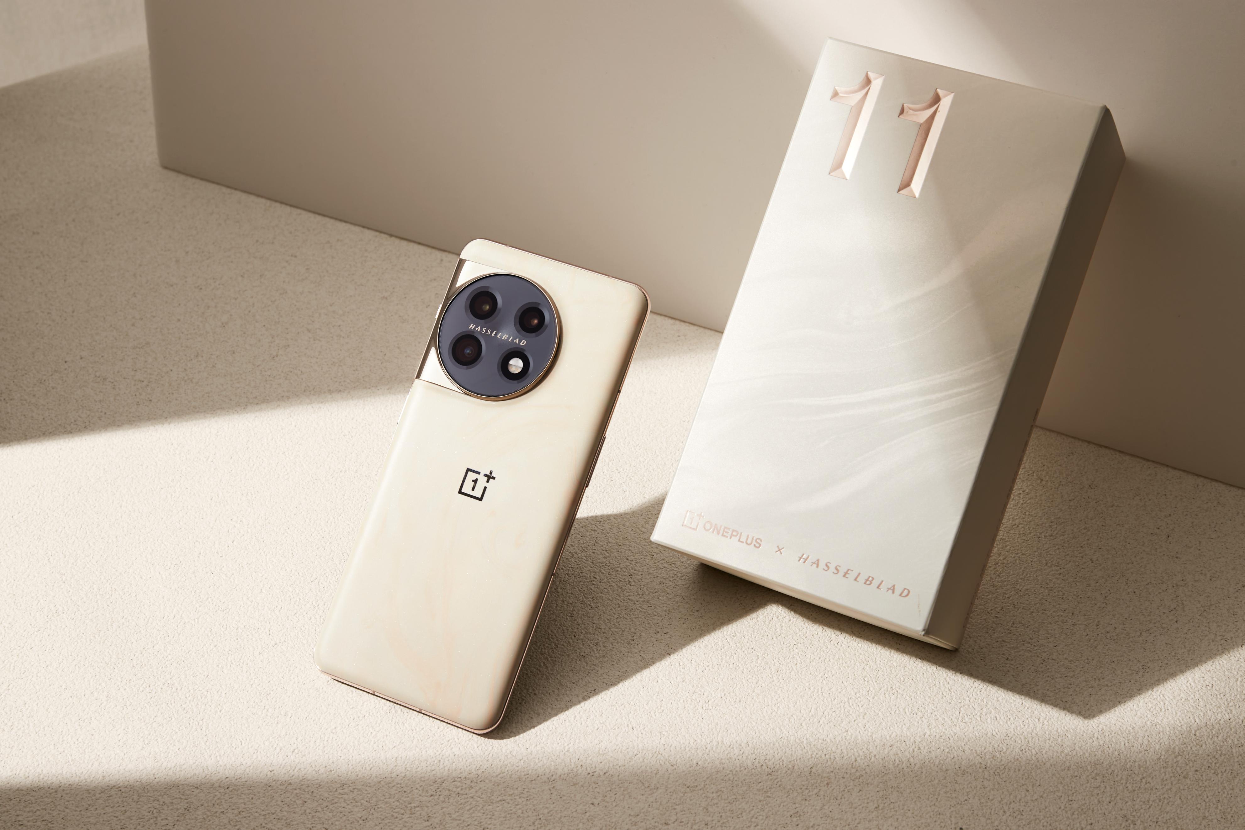 Unpacking the "Jupiter Phone" for the first time, there are surprises ...