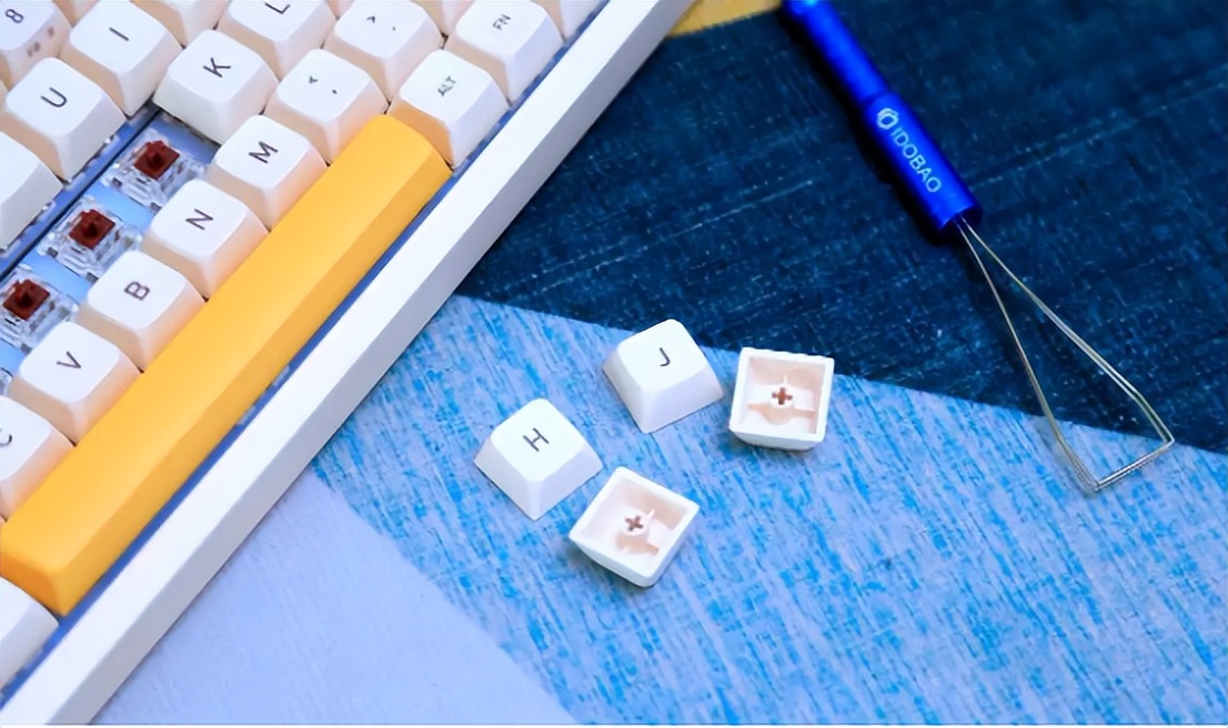 Mechanical keyboard meets aromatherapy, who would have thought that ...