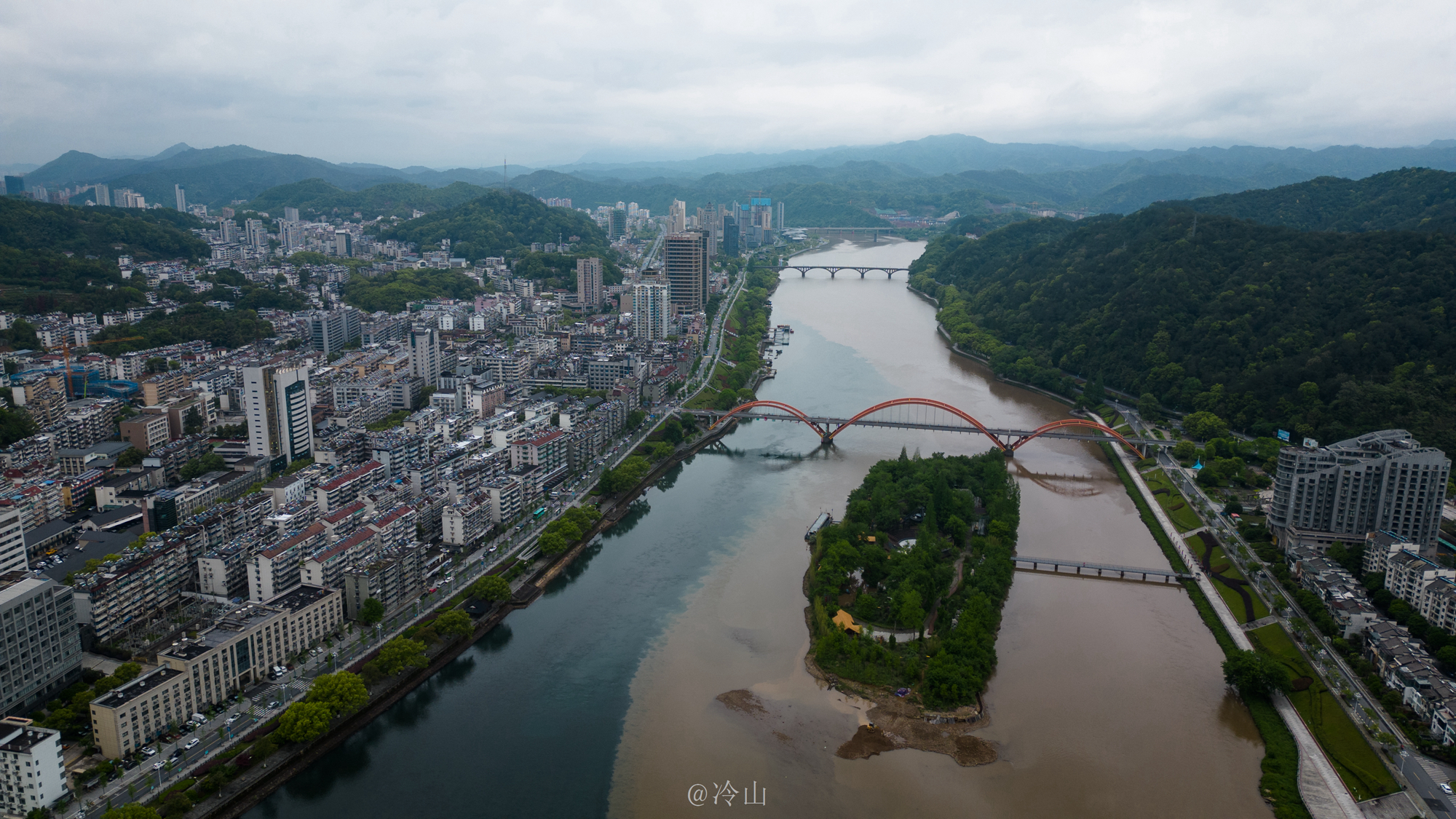 The Small Town in Tang Poetry, Xin'an River Misty Rain Picture Scroll ...
