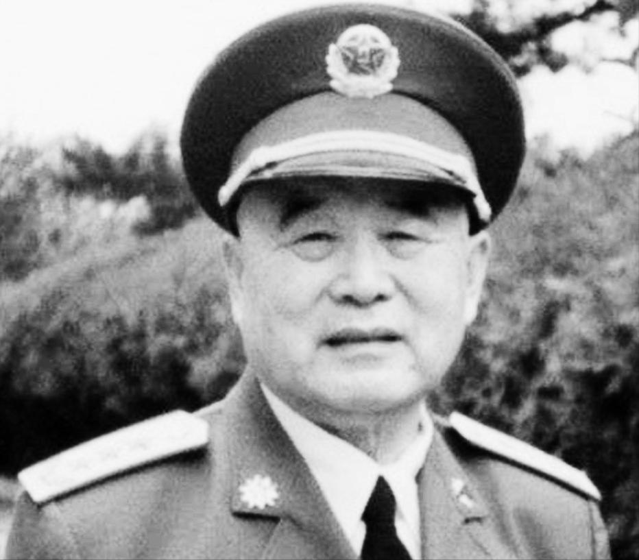 In 1960, Xu Shiyou reprimanded Li Desheng, the commander of the 12th ...