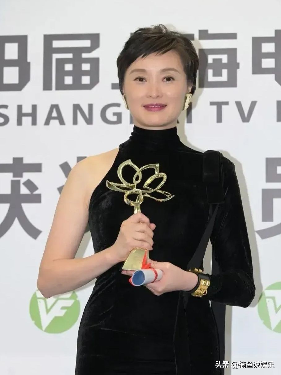 51-year-old Wu Yue compared with 52-year-old Yan Ni, she is really ...
