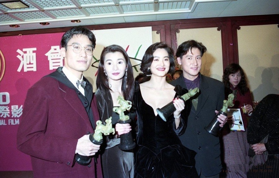 Zhang Manyu, Lin Qingxia's rare photo in the same frame in the past was ...