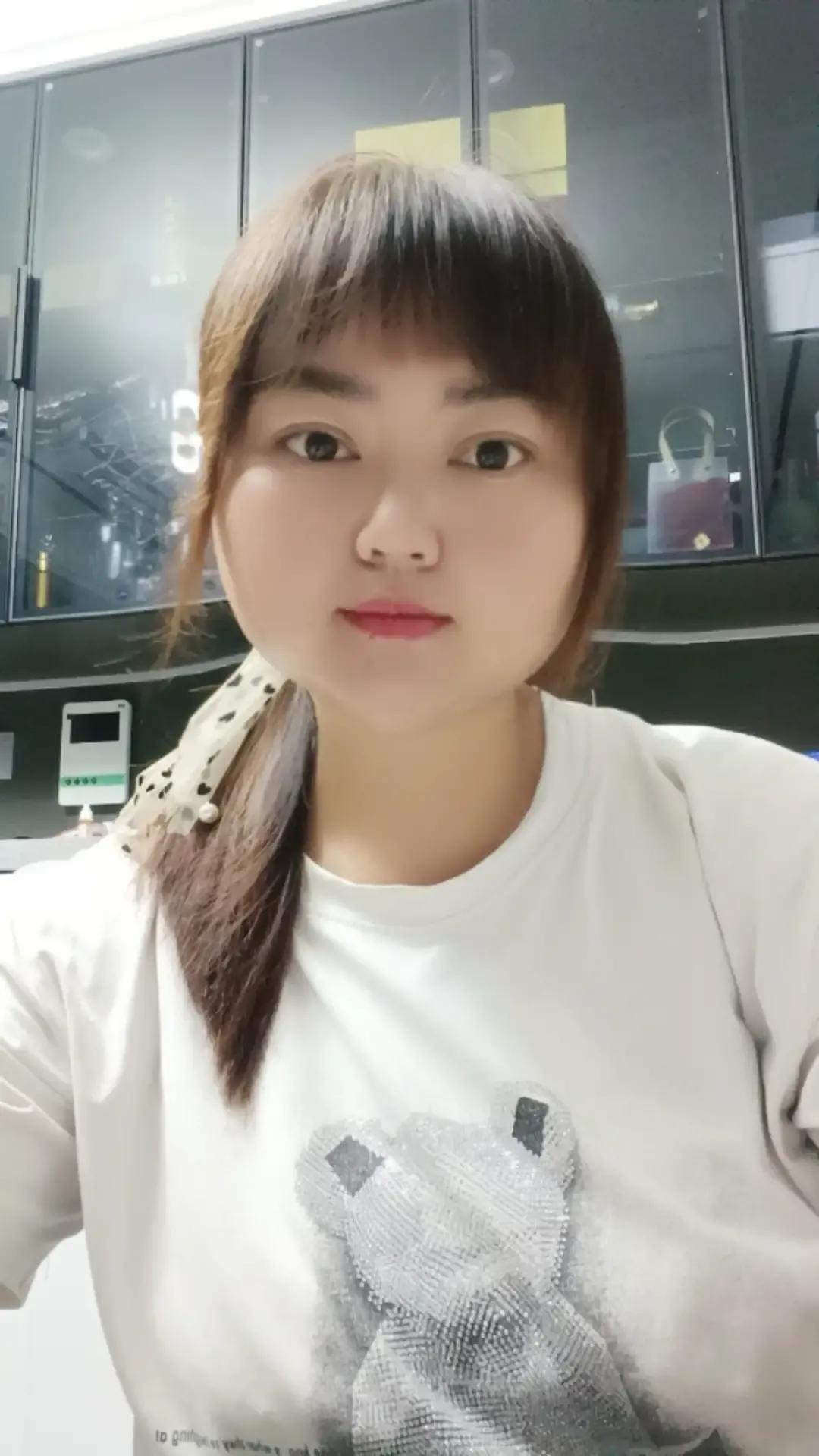 Wen Hongling's latest work /*/ "The Cicada of Hometown" - iNEWS