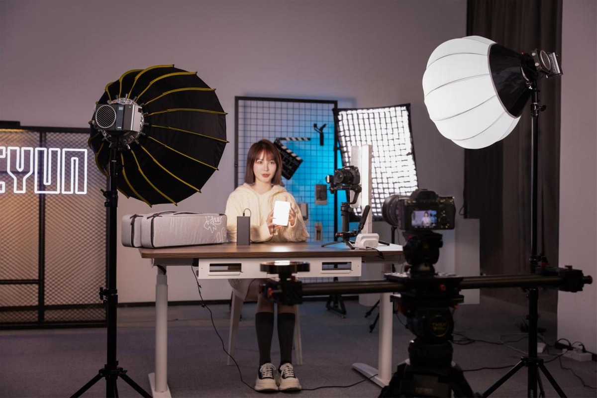 Play with photography lighting! Teach you a trick, use artificial light ...