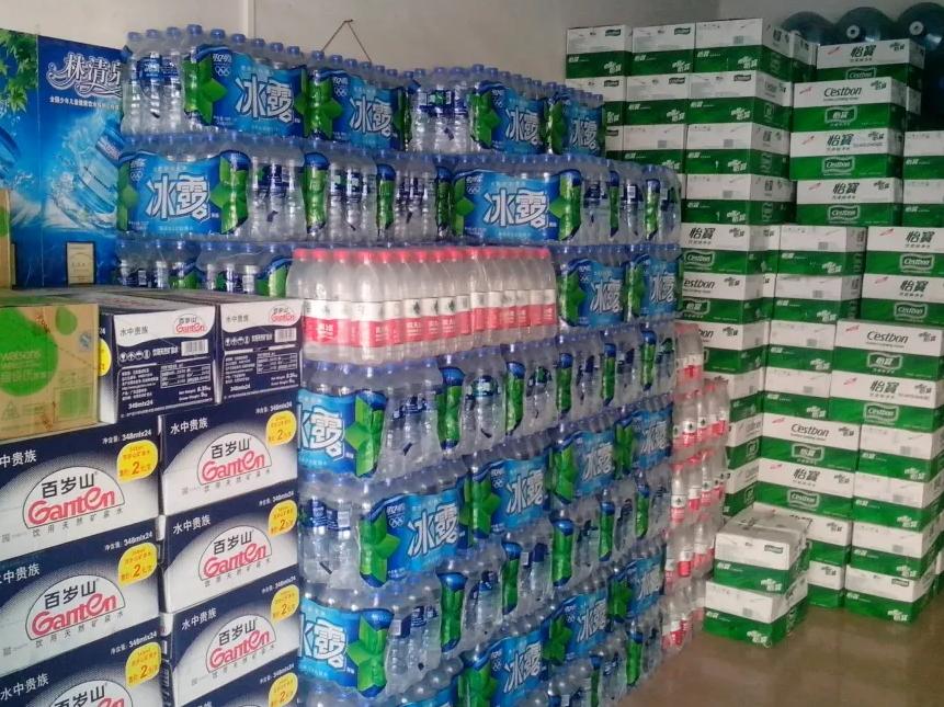 It is hard to find one yuan of water in convenience stores, and high ...