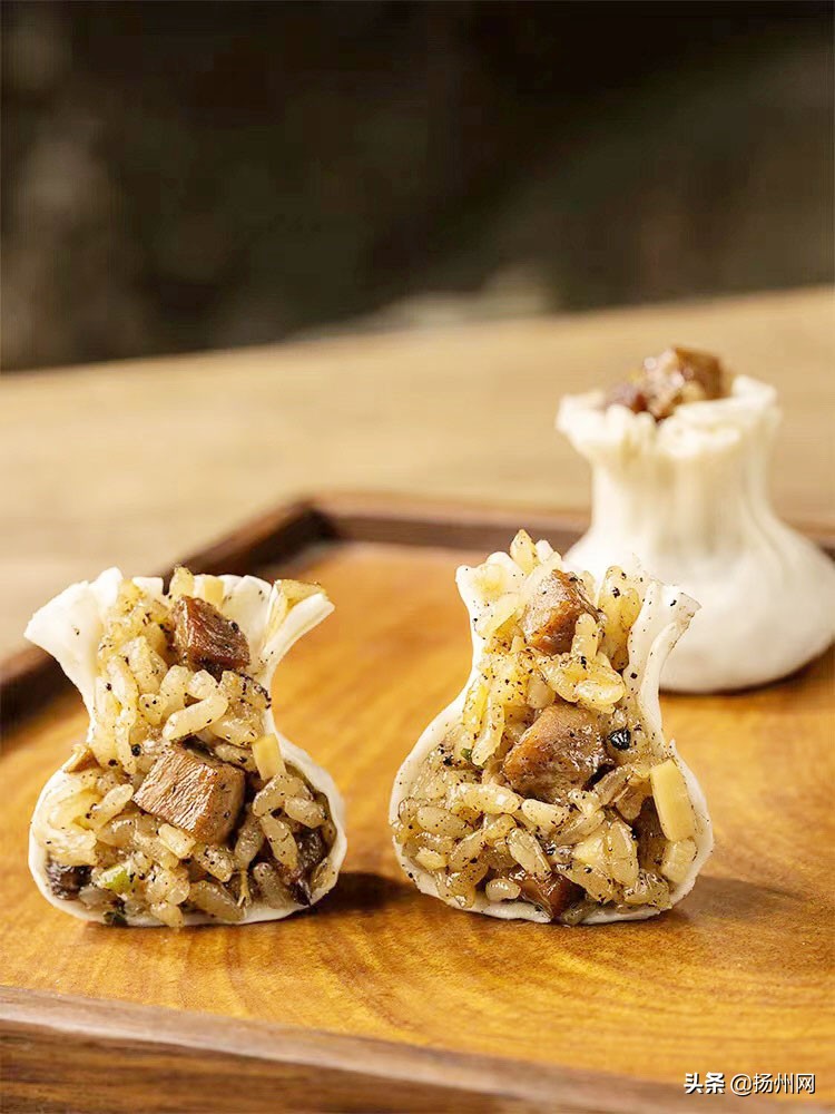 Have you tried Yangzhou buns' "new" black truffle buns? - iNEWS