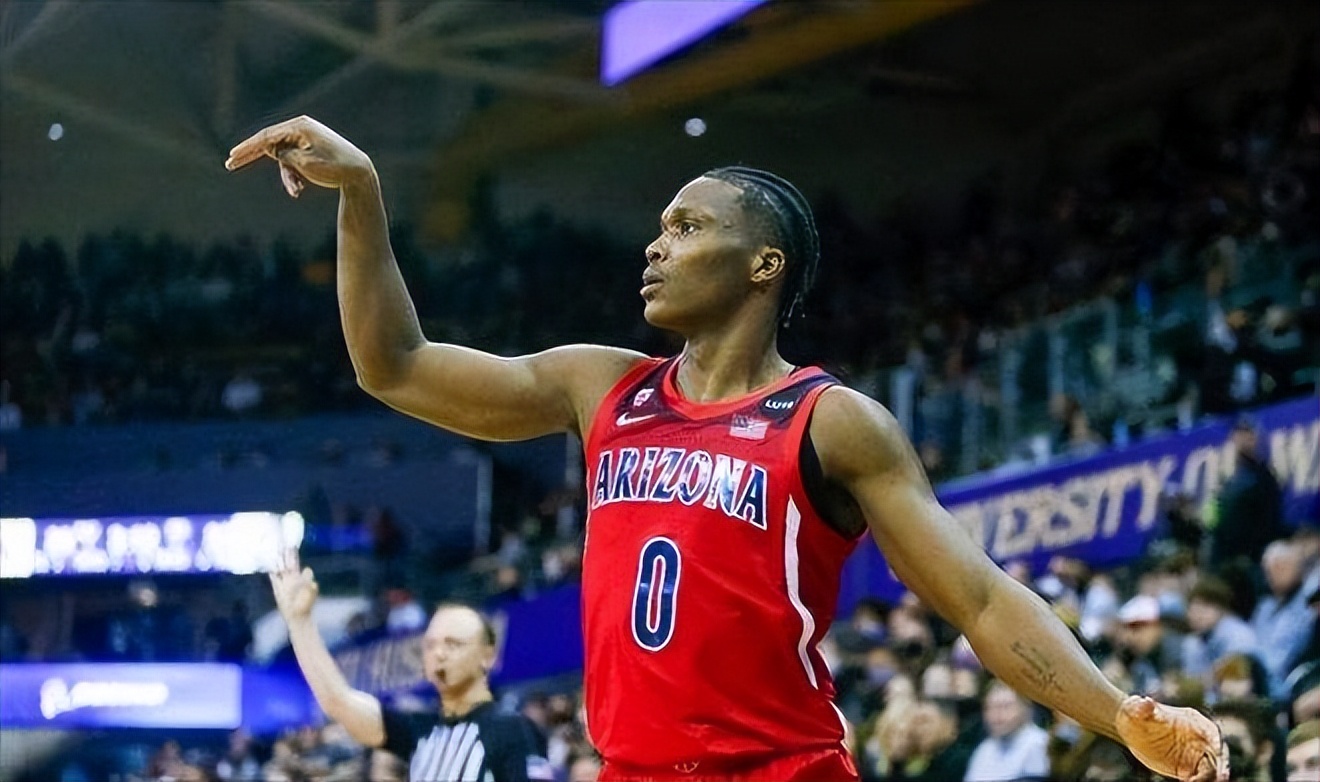 In the face of Durant's 32 points, the average 21 points per game is ...