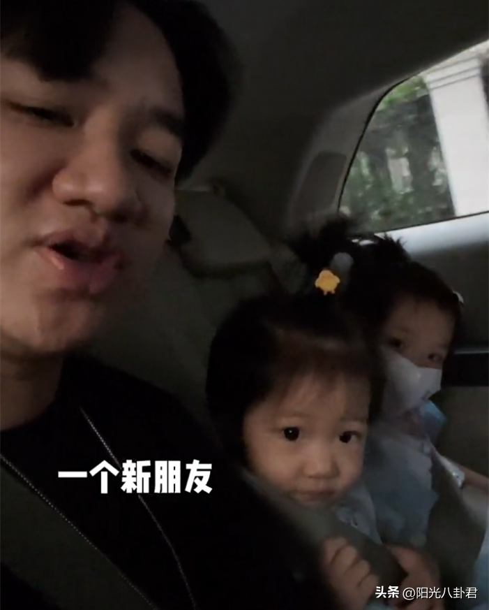 Wang Zulan's family and Wu Minxia's family have a party, their 3-year ...
