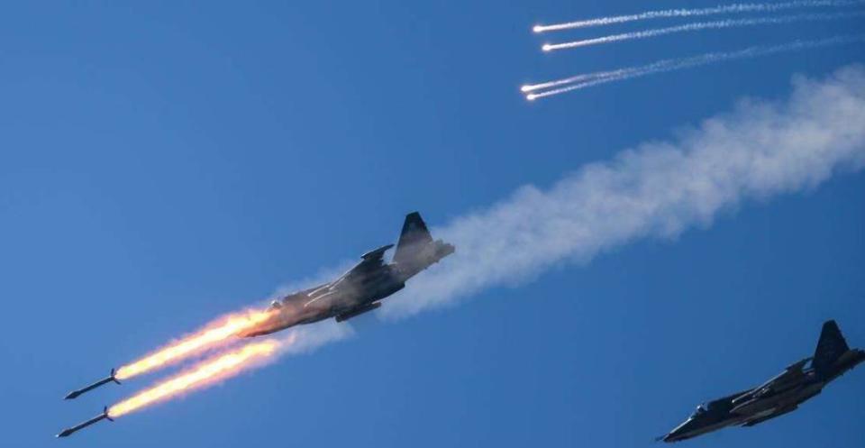 Large-scale cluster missiles roared, and hundreds of missiles hit: the ...