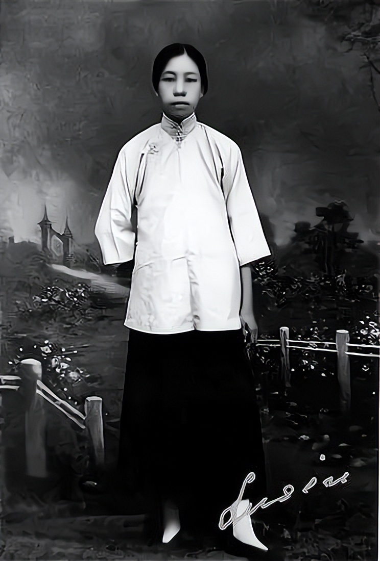 Xu Guangping threw down "idol" Lu Xun and gave birth to him, and was ...