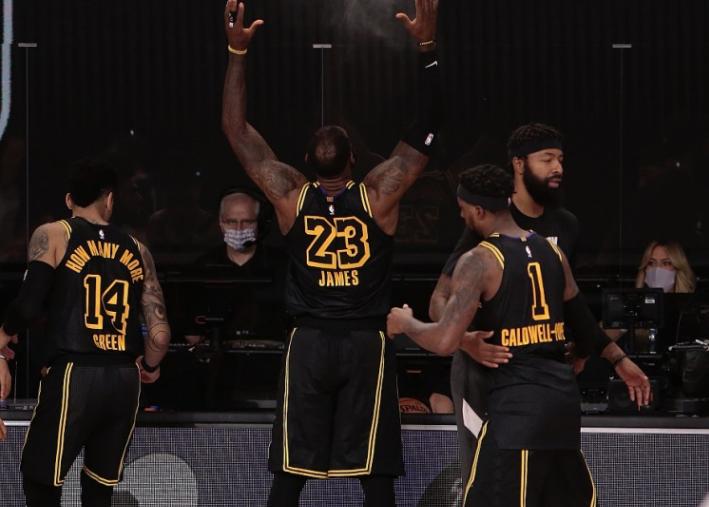 At a historical moment, the NBA Lakers eliminated the defending ...