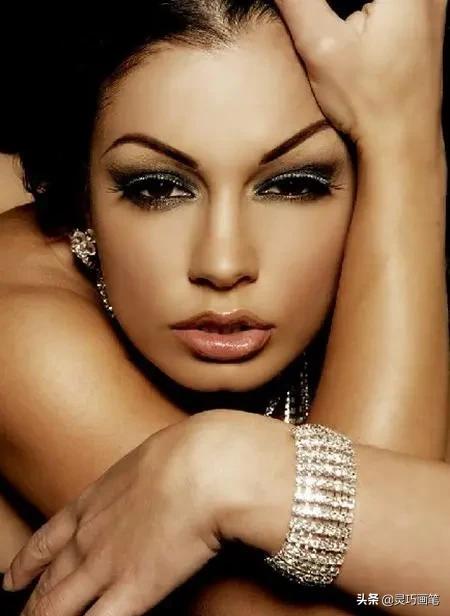 Legendary actress aria Giovanni: mixed blood from six countries - iNEWS