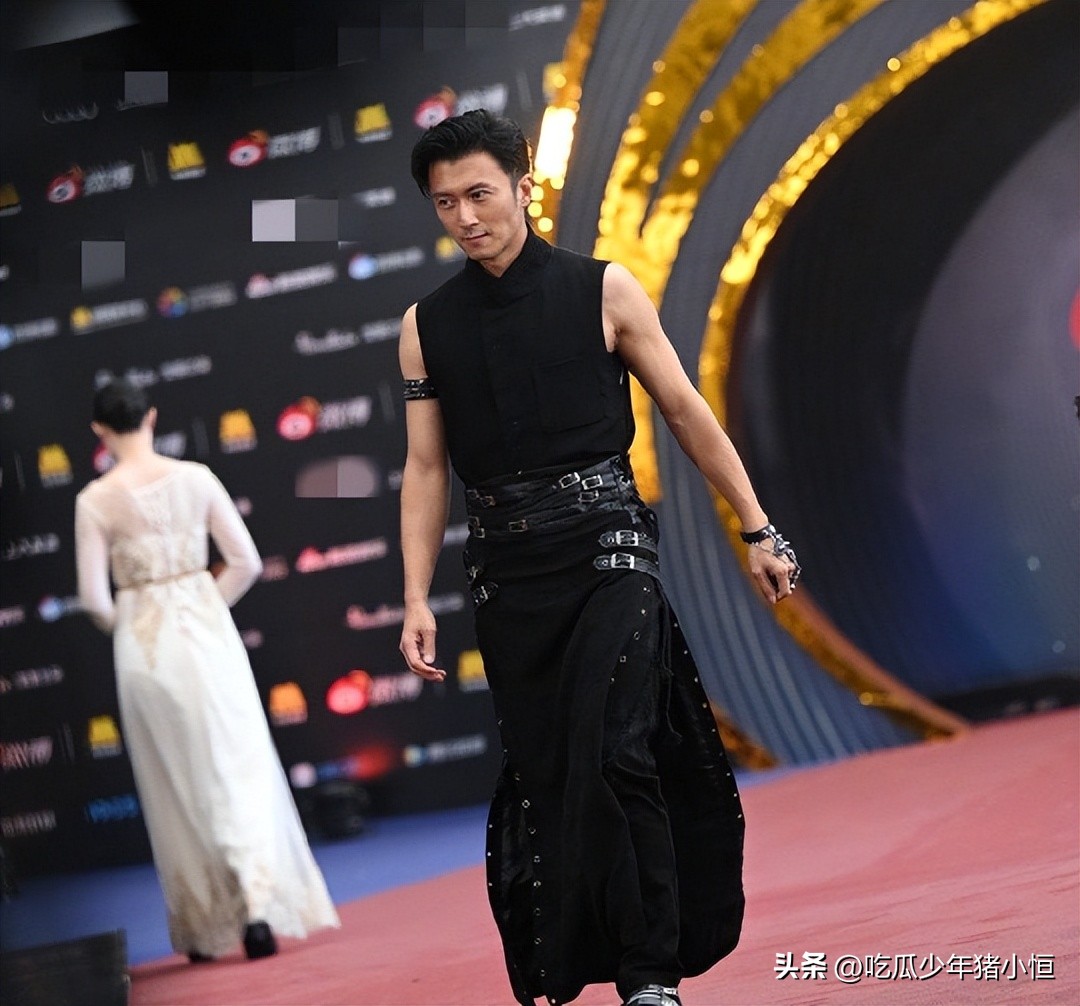 Weibo Night Male Stars: Nicholas Tse is different, Wei Chen is sexy, Yu Haoming makes people ...