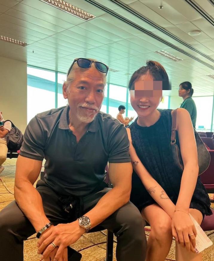 Zhang Yaoyang appeared at Changi Airport on his 60th birthday, and ...