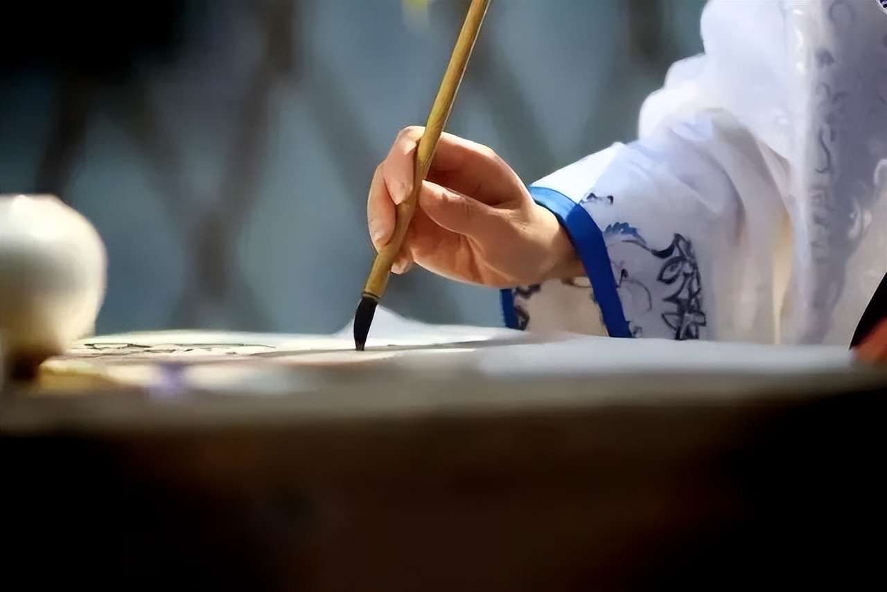 Longevity comes from the pen, and calligraphy is the most elegant way ...