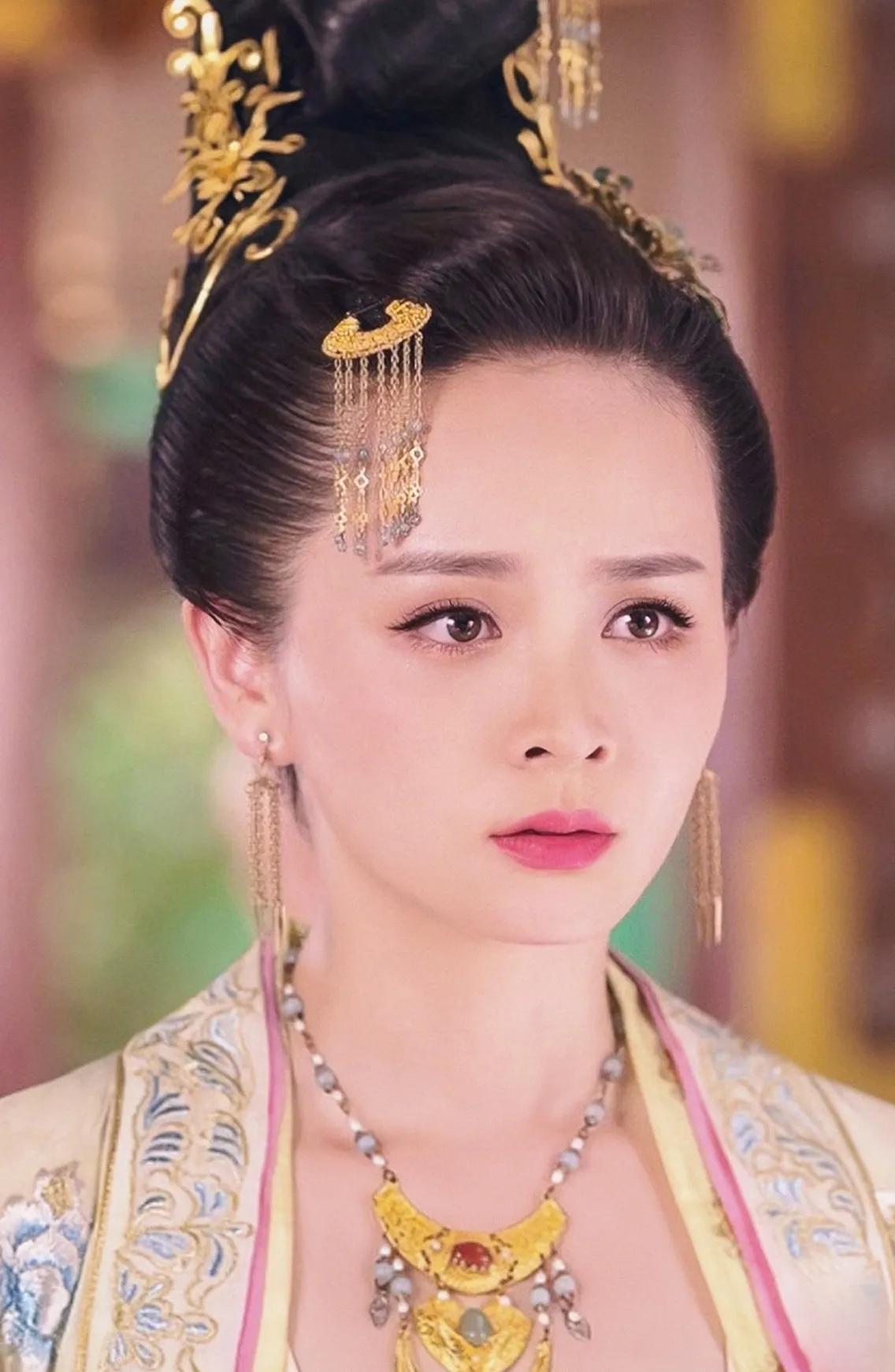 Sharing of beauties in ancient costumes——Sha Deng's wardrobe, who remembers her? - iNEWS