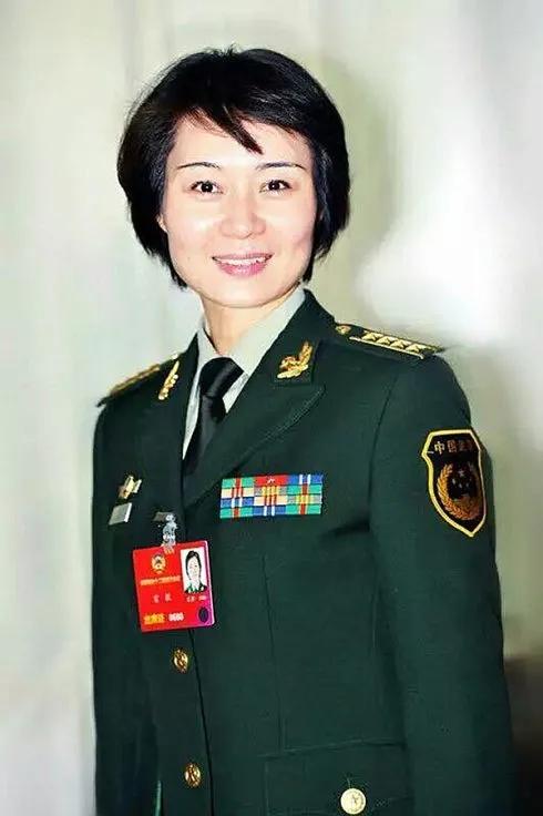 Lei Min, military uniform photo - iNEWS