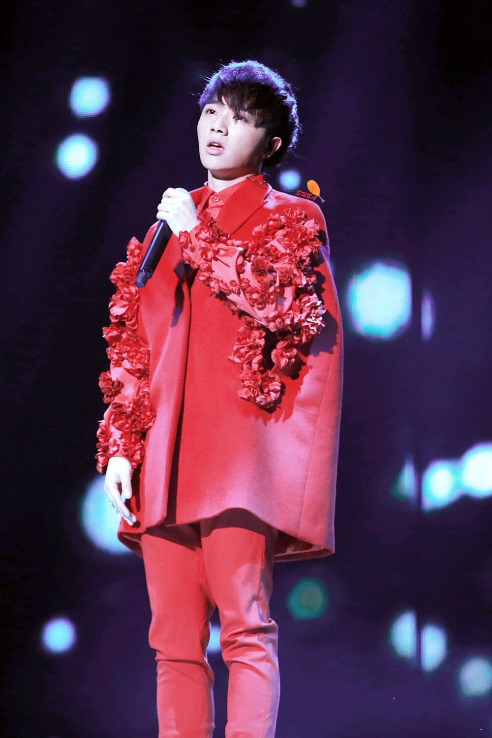 Hua Chenyu, the most controversial male singer? - iNEWS