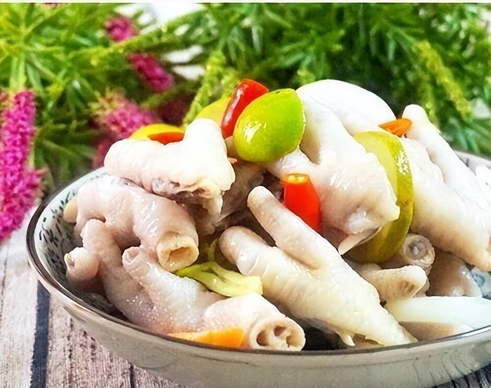 You can also make delicious soaked chicken feet at home! - iMedia