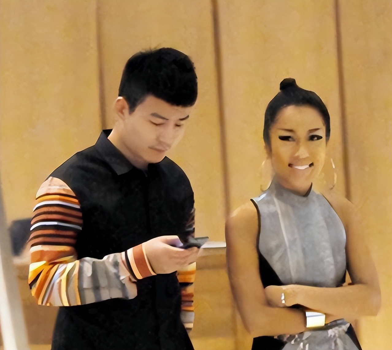 Flaunting wealth, knowing three things, low EQ, Jike Junyi's "double-sided life" - iNEWS