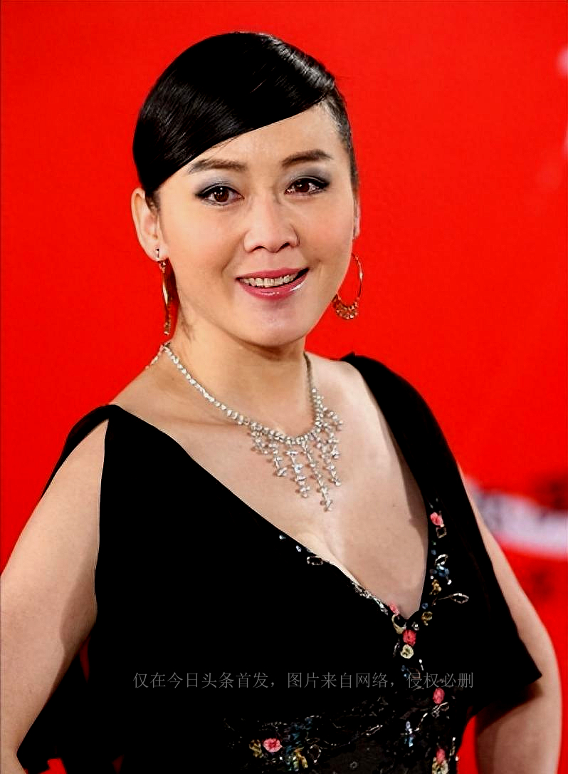 She was slapped by her ex-husband and got divorced, and then married a ...