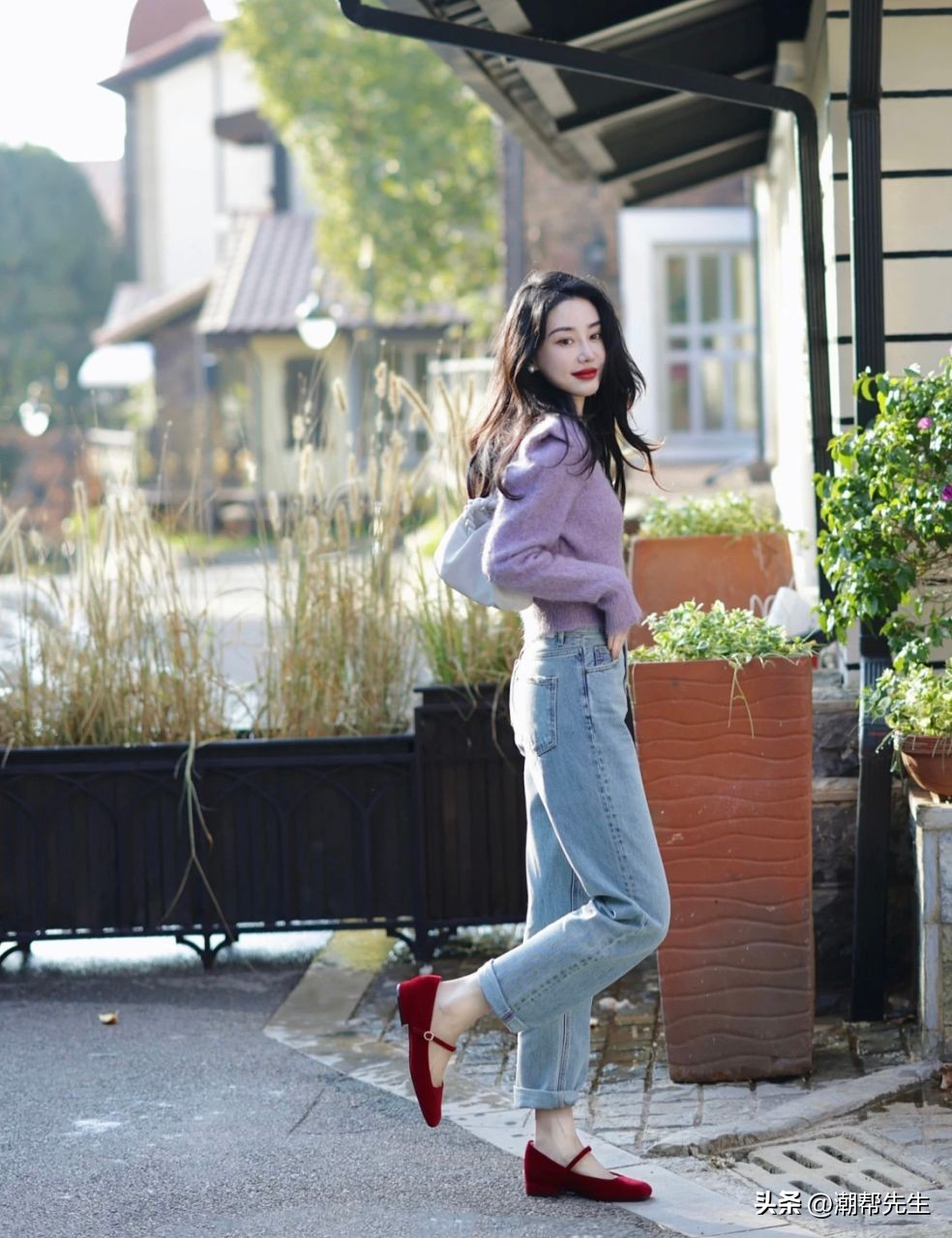 A woman with real taste, don't play "missing lower body" when dressing ...