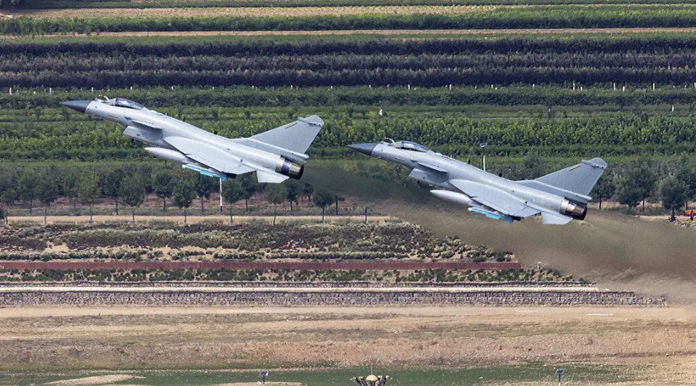 If the "east, west, and south" three-front war is faced at the same ...