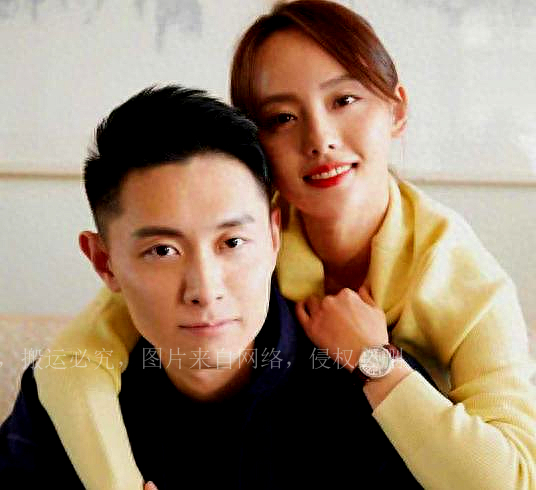 A picture of 35-year-old Zhang Jia Ni was leaked. She is short and has ...