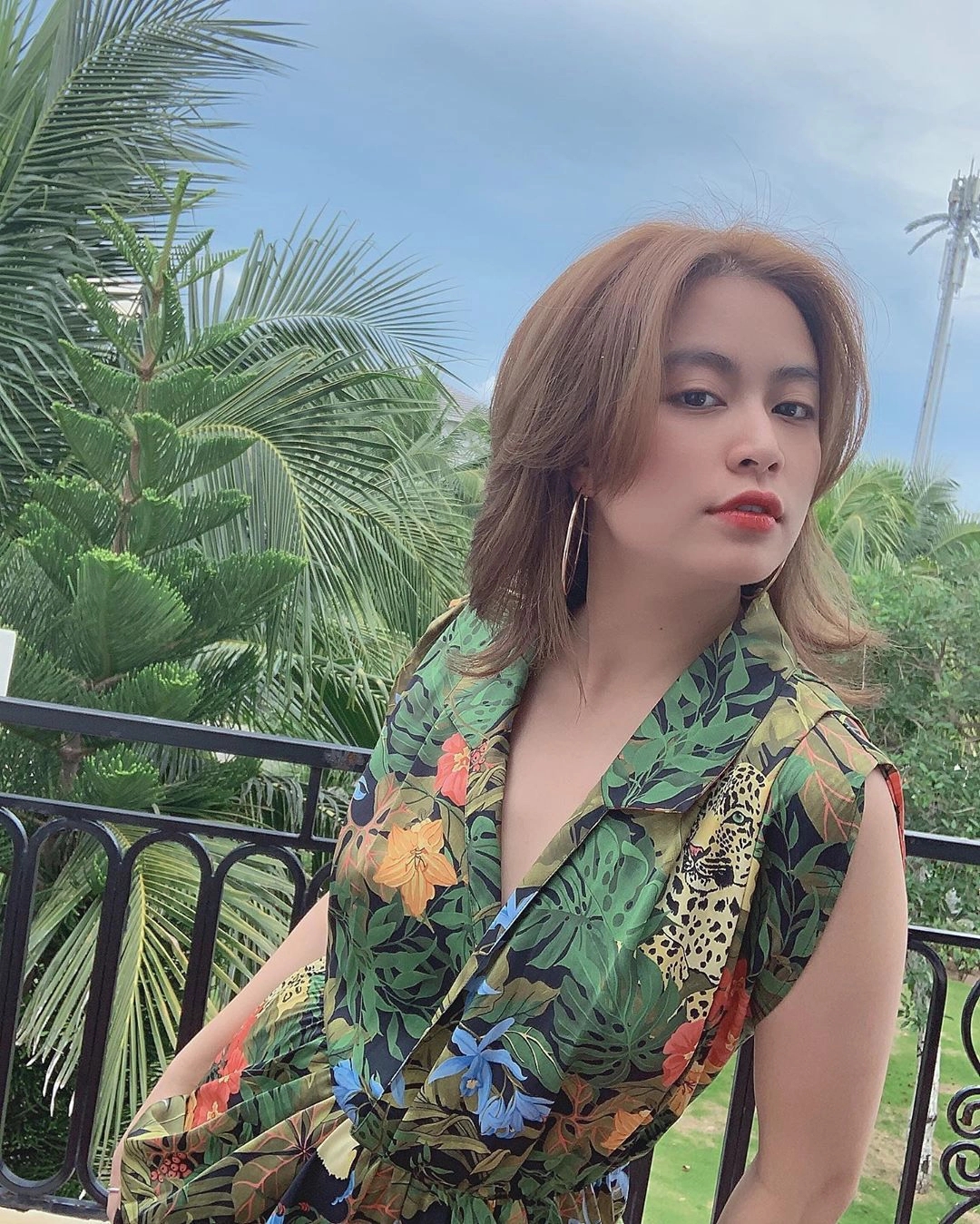 Vietnamese singer Hoàng Thùy Linh - iNEWS