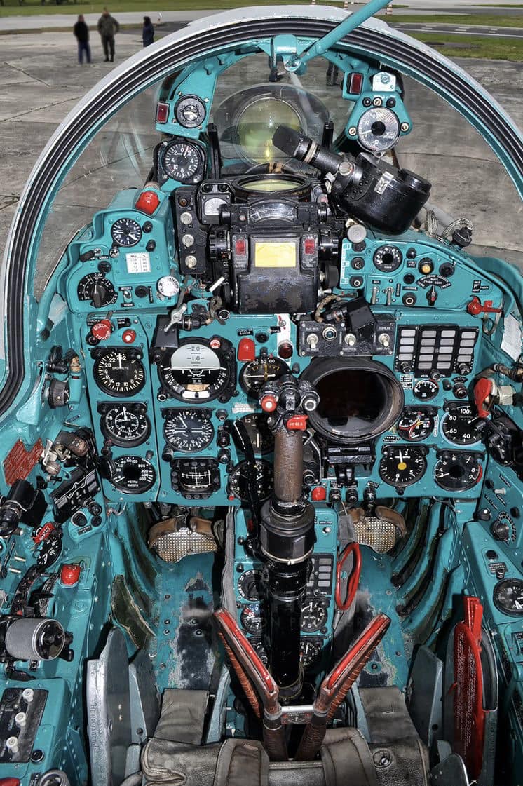 First view of fighter cockpit - iNEWS