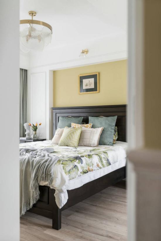 If you want to highlight the idyllic style, then of course you should ...