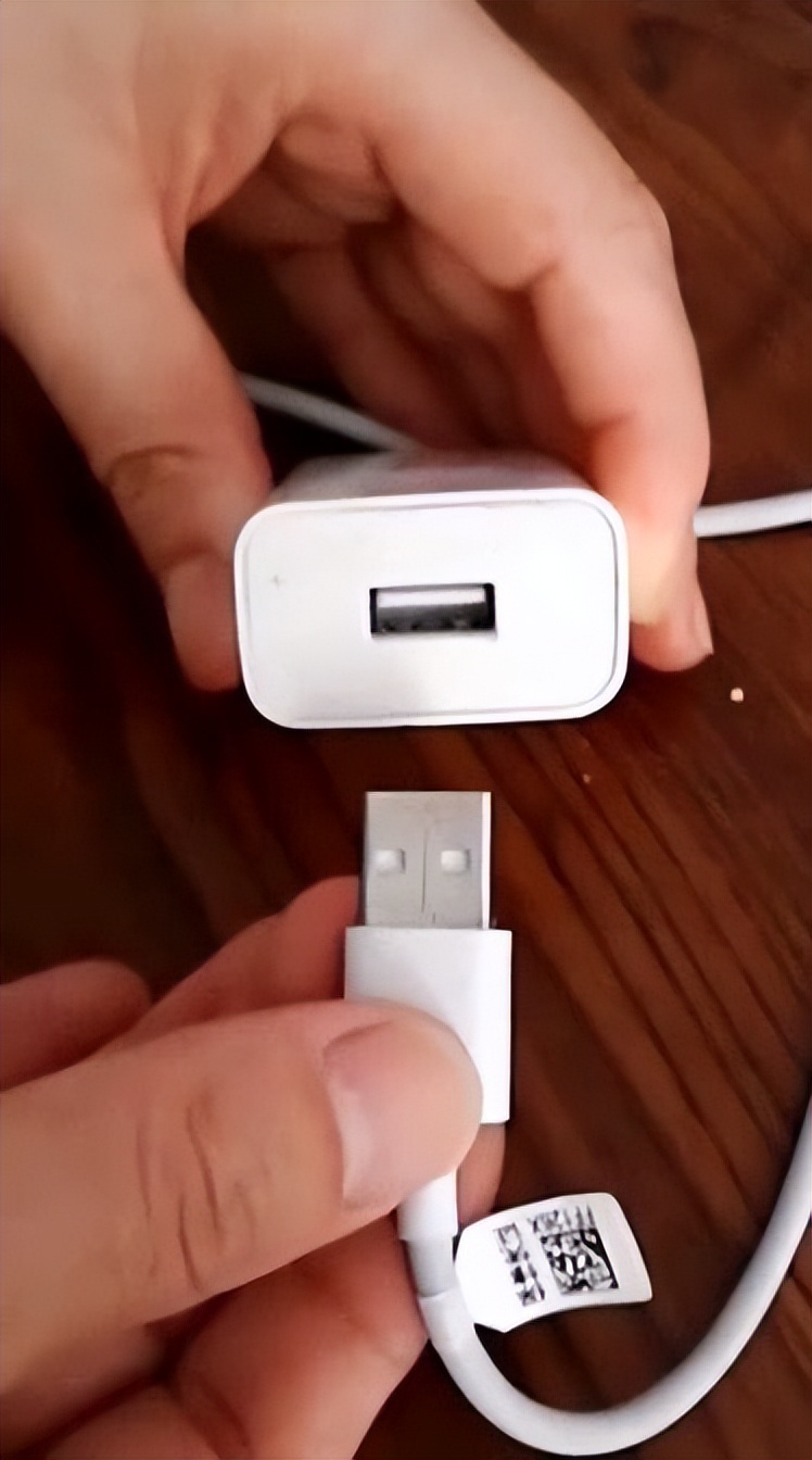 After the mobile phone is fully charged, do you need to unplug the ...