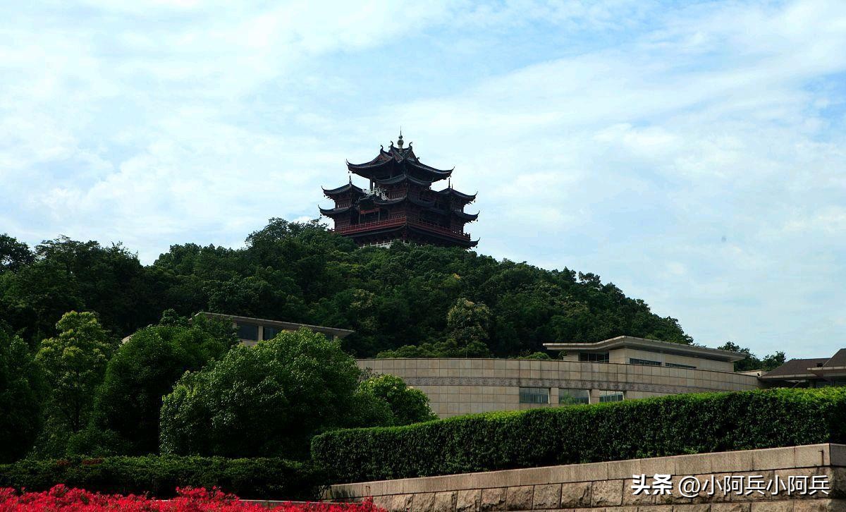 Hangzhou Chenghuang Pavilion is an excellent place for tourism and ...