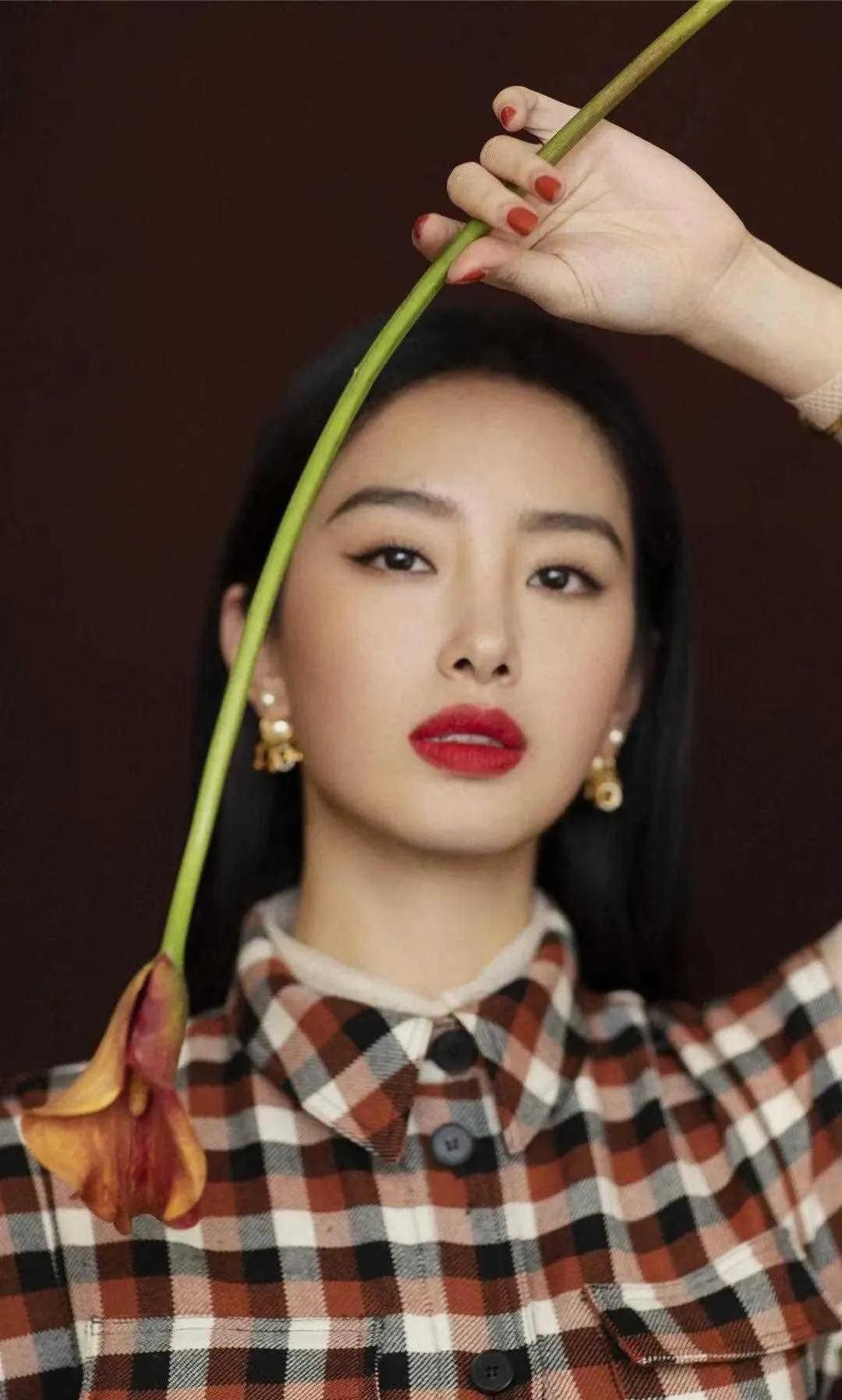 Retro photos ~ Yang Caiyu - iNEWS