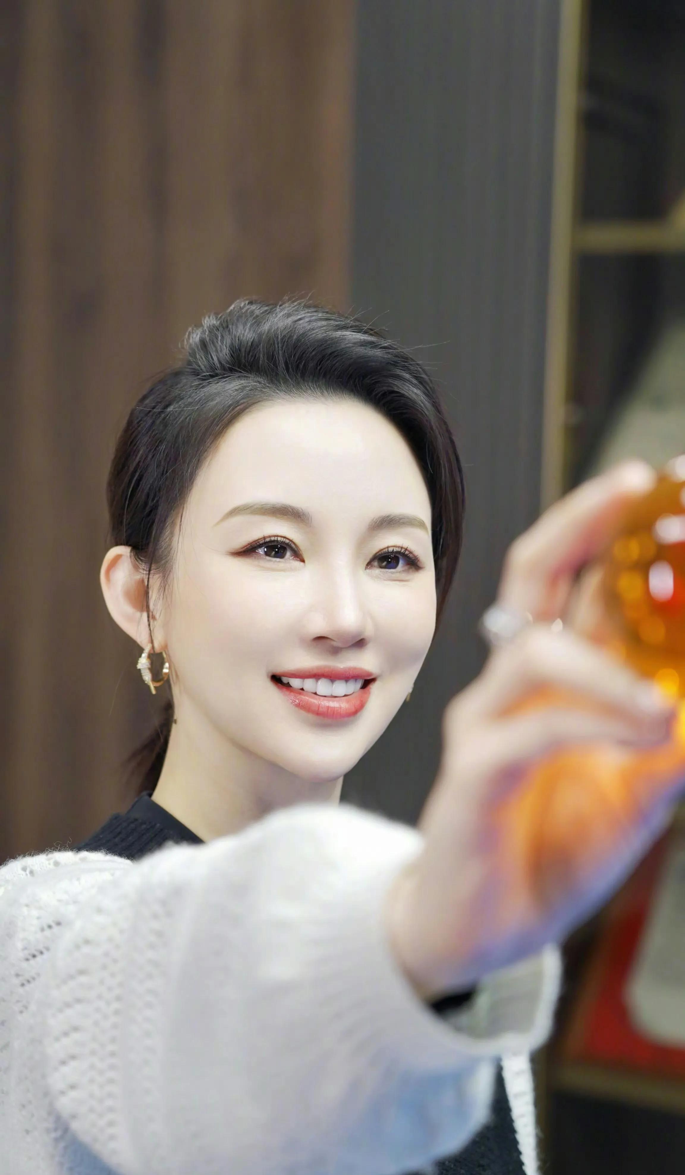 Tingting Yuli, with a bright forehead, Pan Xiaoting, the queen of nine ...