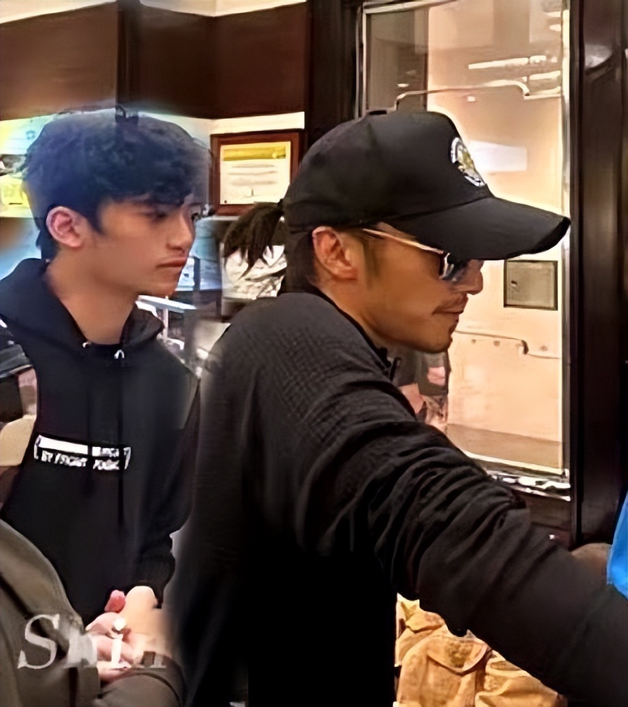 Nicholas Tse and his son return to China! The character of 16-year-old ...