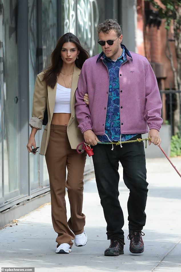 Hollywood's No. 1 Breast Model Divorce?The flash marriage gave birth to ...