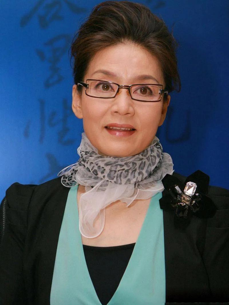 China's first-class actor - Pan Hong - iNEWS