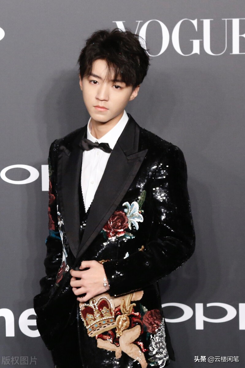 Wang Junkai's new film "Hedgehog" is completed, and his partners Ge You ...