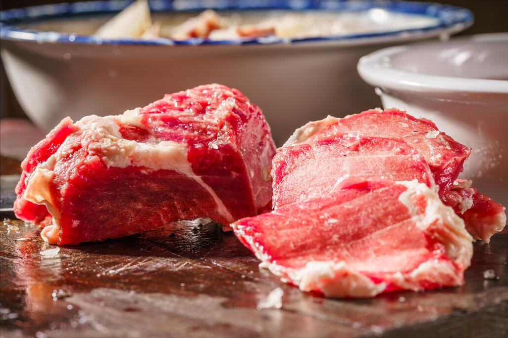 Thawing meat, soaking in water is too time-consuming, 2 professional ...
