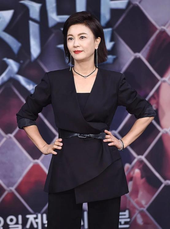 How many female celebrities did South Korean fake rich deceive? - iNEWS